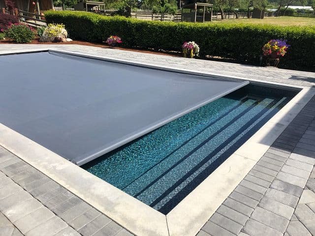 How To Clean Auto Pool Cover? | Cleanestor