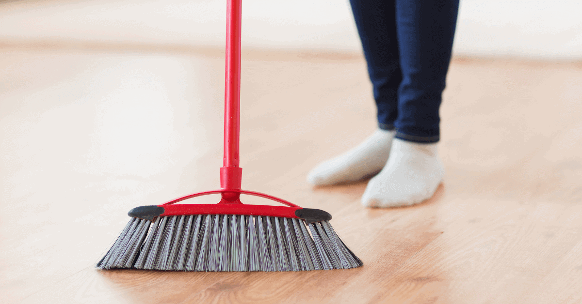 Steps To Clean Your Servant Room | CleaNESTOR