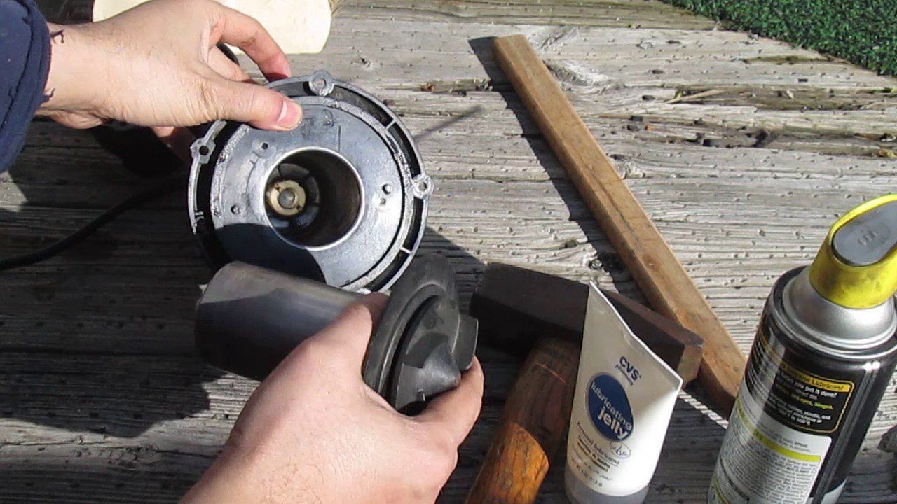 How To Clean A Submersible Water Pump | Cleanestor