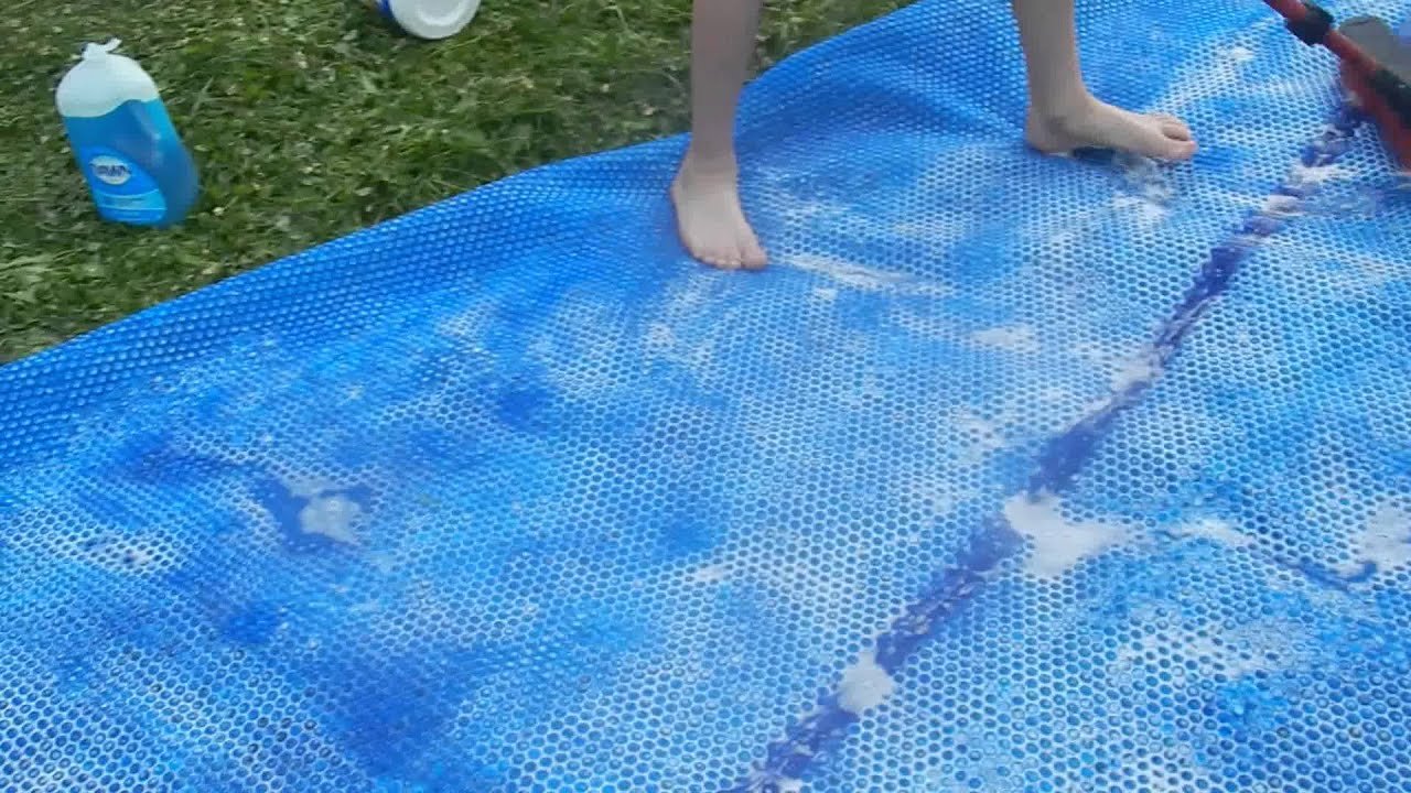 How To Clean Solar Pool Cover | Cleanestor