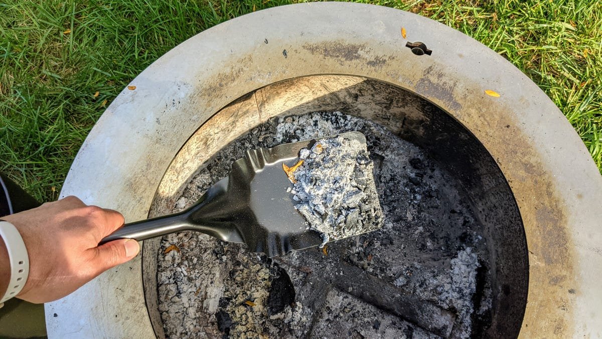 How To Clean A Fire Pit | Cleanestor